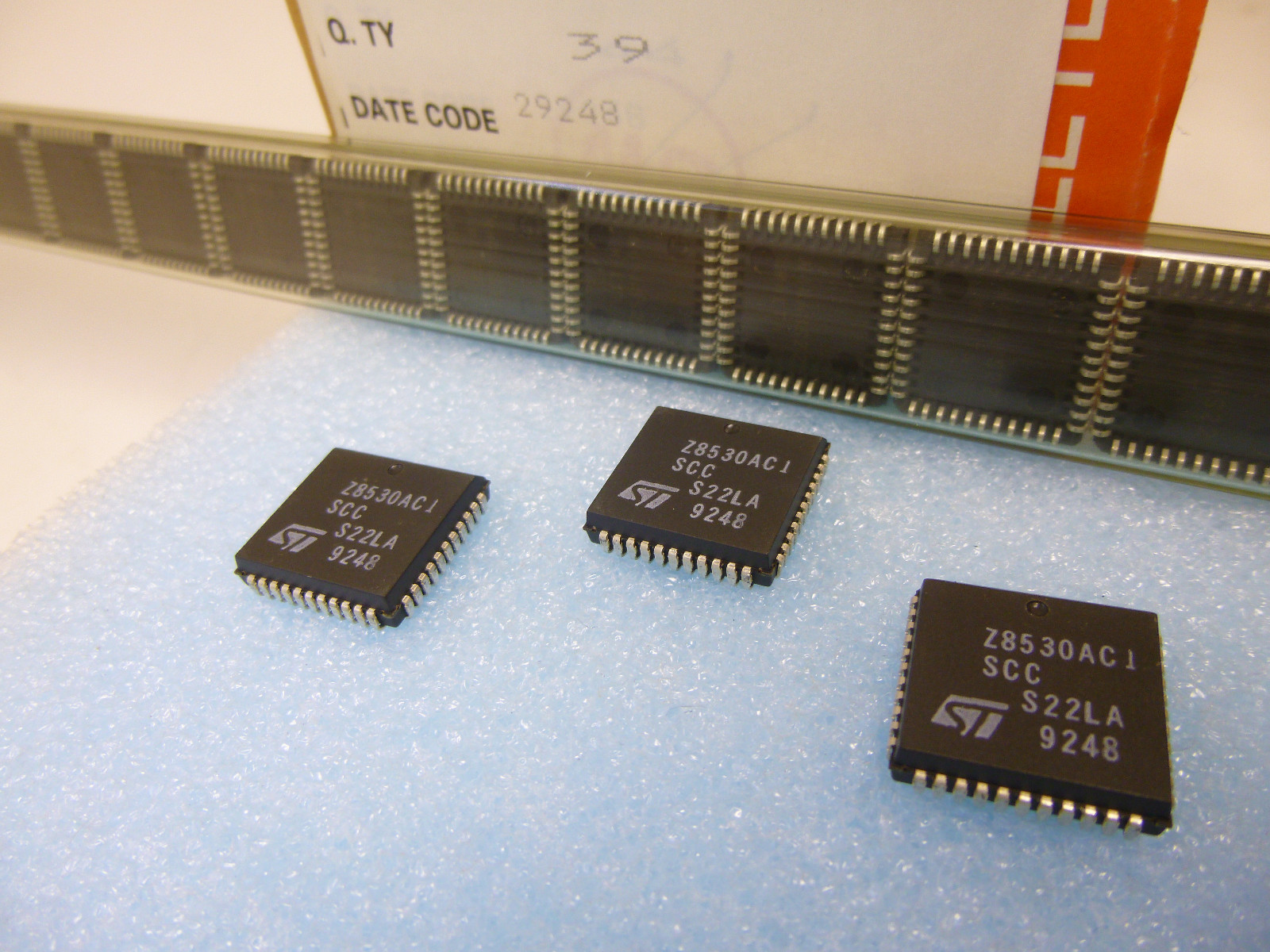 3 pieces Z8530AC = Z8530 SERIAL COMMUNICT. CONTRL. 6MHz SCC 8530 NEW ...