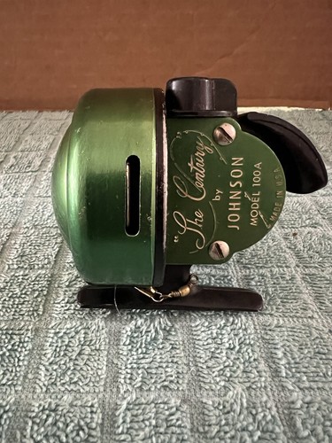 VINTAGE JOHNSON “THE CENTURY” Model 100A Spin Casting Fishing Reel Made ...