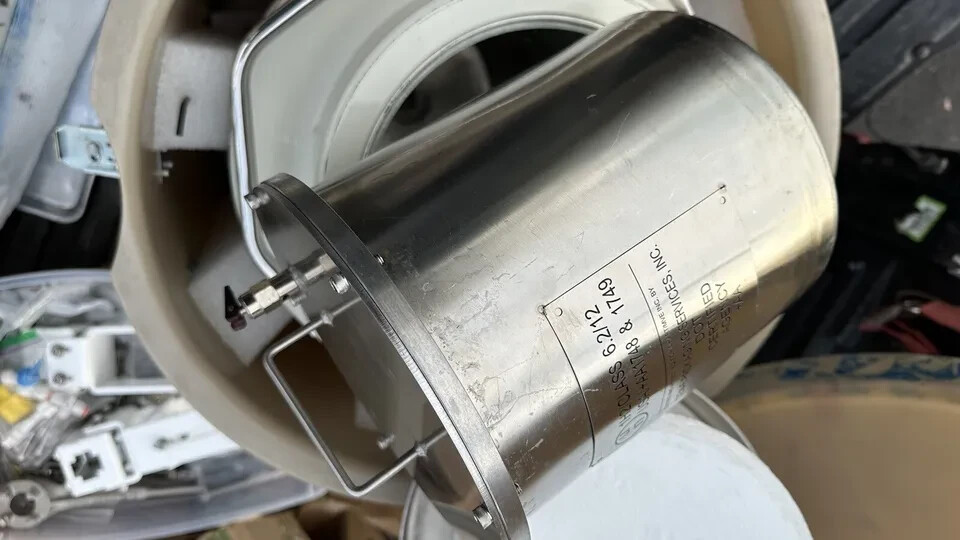 MVE cryoshipper LIQUID NITROGEN DEWAR CRYOGENICS 1H2/ class 6.2/12 ...