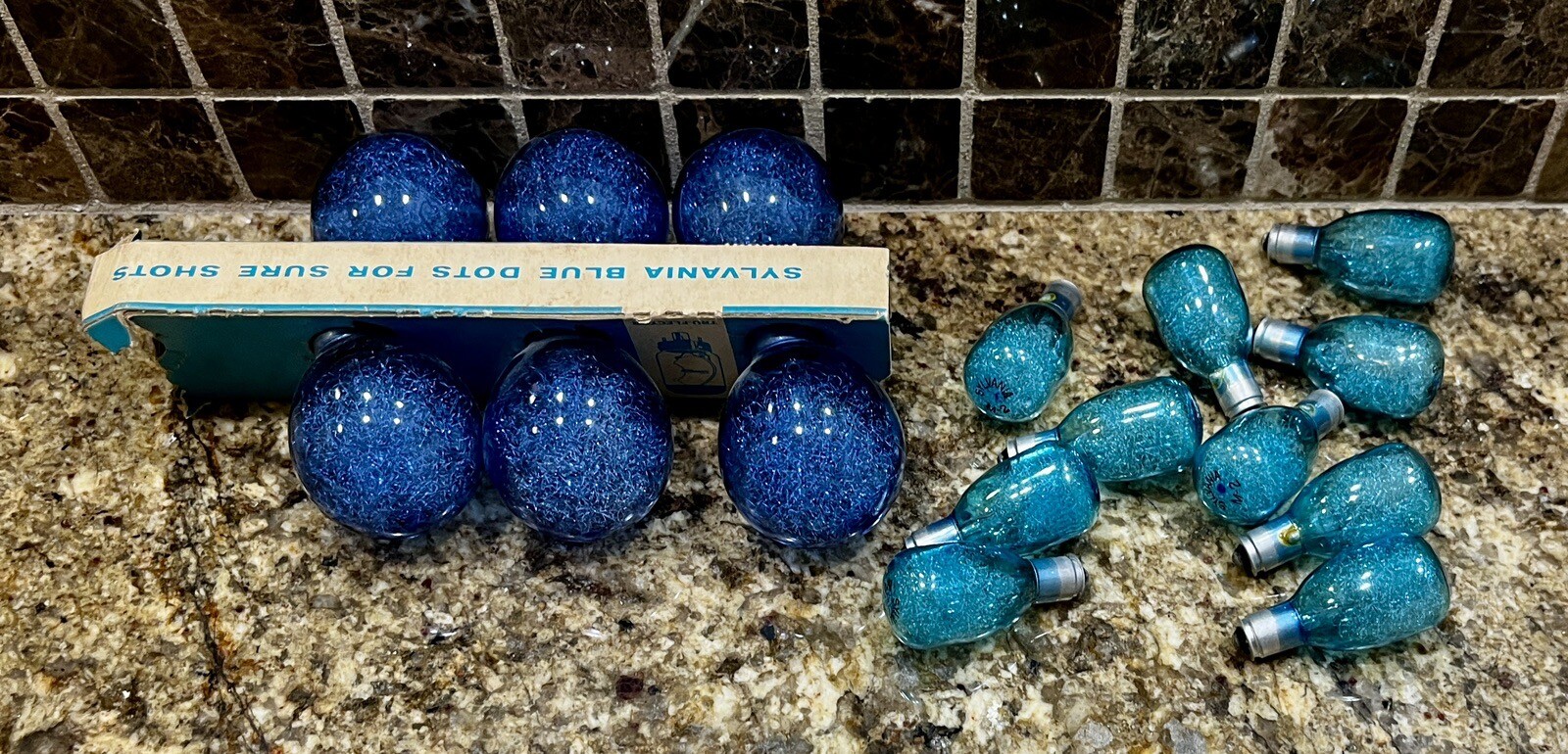 Vintage Lot of Sylvania Blue Dot Flash Bulbs Six P25 & Ten M2 ...