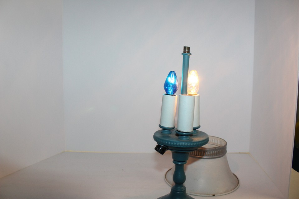 Toleware type Table Lamp Primitive French Country triple Light Vintage ...