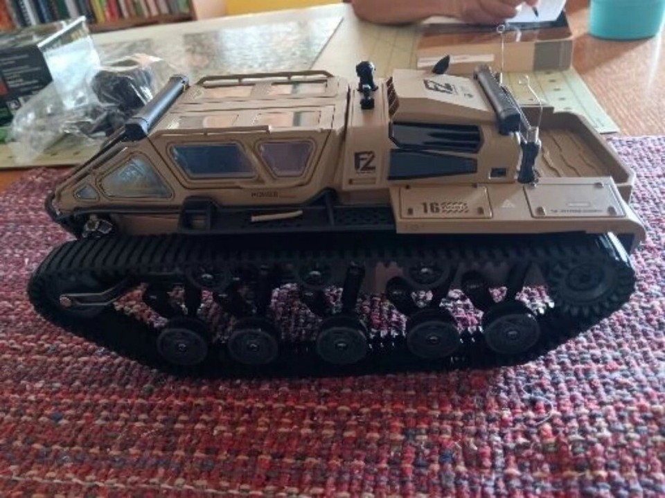 Tracked Tank Simulation Model 360 Rotation 2.4G Remote Control Off-Road ...
