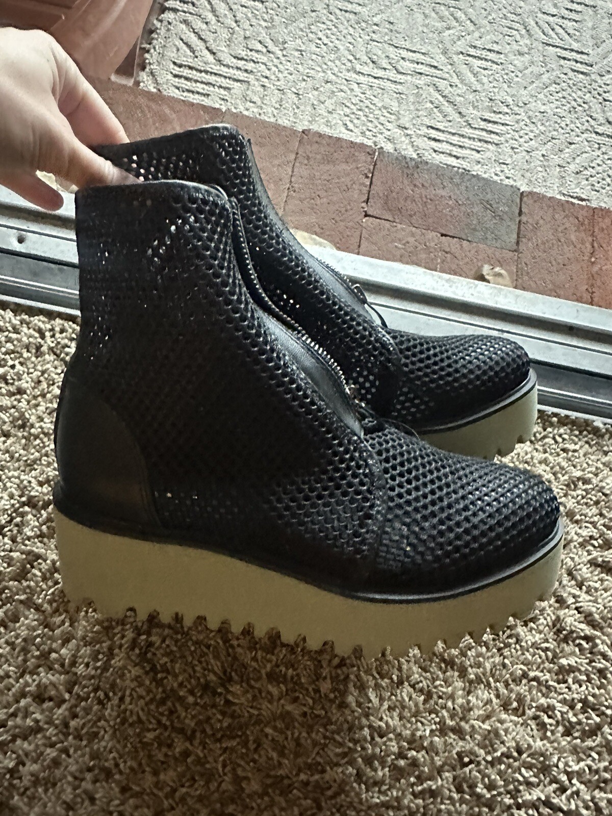 ALL BLACK Amazing Flatform Ankle Bootie. Size 8 - Gem