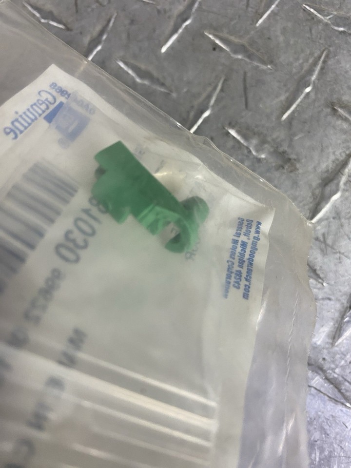 Genuine GM Tailgate Green Lock Rod Retainer Clip 88981030 1 PC NOS | eBay