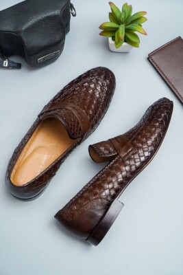 Handmade Men Brown woven Chitai mat leather moccasin shoes, loafer ...