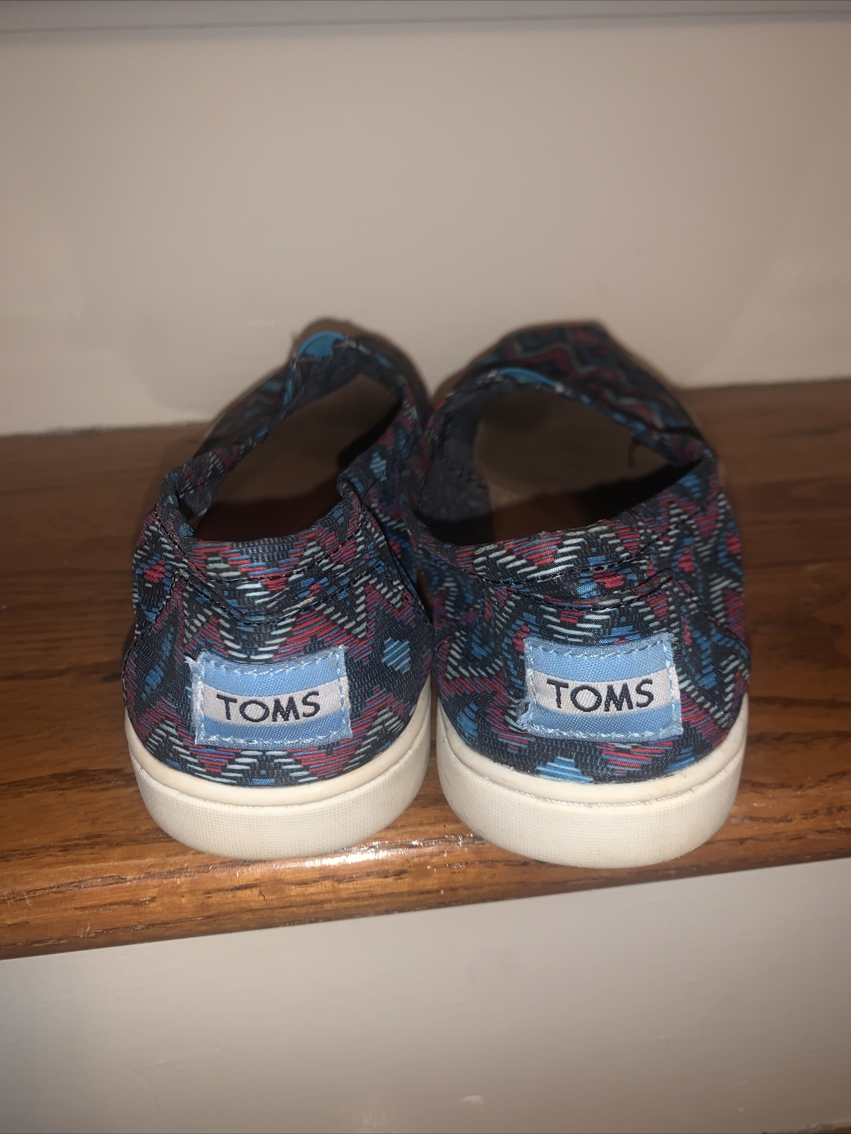 TOMS Aztec Tribal Multi Print Diamond Snake Eyes Sneakers Slip Ons 4.5 ...