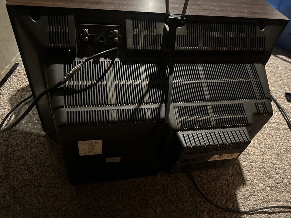 Zenith Space Command CRT TV | 19" | Vintage Woodgrain | SY1927W | 1983 ...