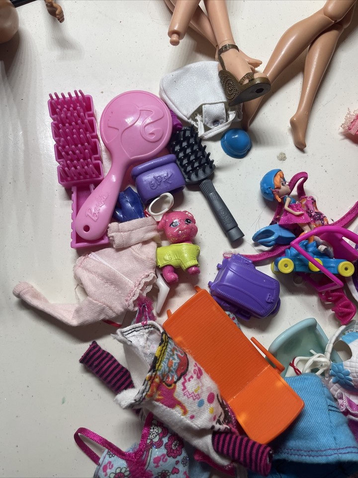 Mattel Barbie Vintage Lot (7) Barbies And Clothes, Shoes, Accessories ...