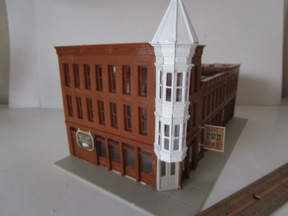 Vintage HO 1/87 Scale Built City Corner Block Building For Train layout ...