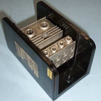 Terminal Blocks - Power Distribution Terminal Block 600 Vac
