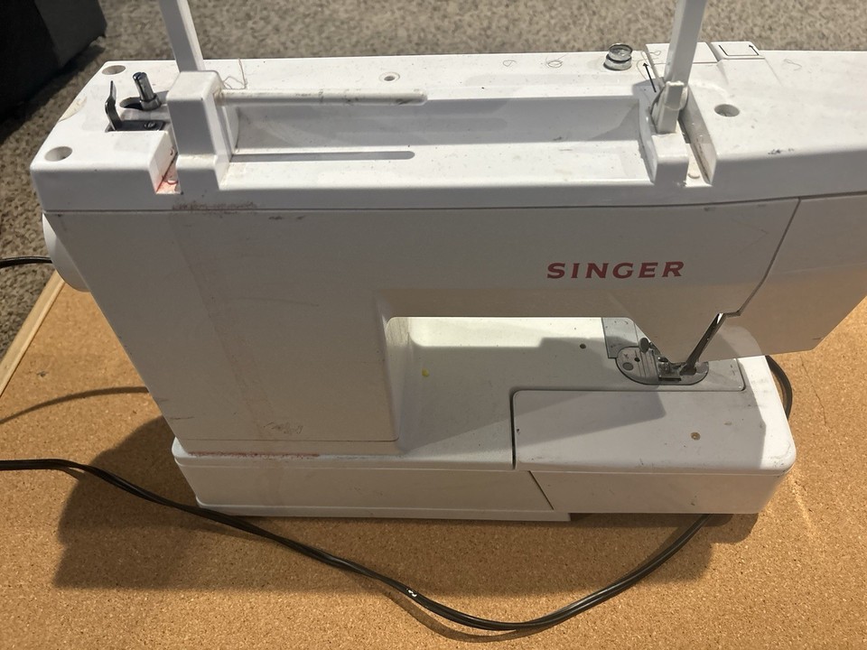Singer 9410 Sewing Machine Unknown Condition NO PEDAL | eBay