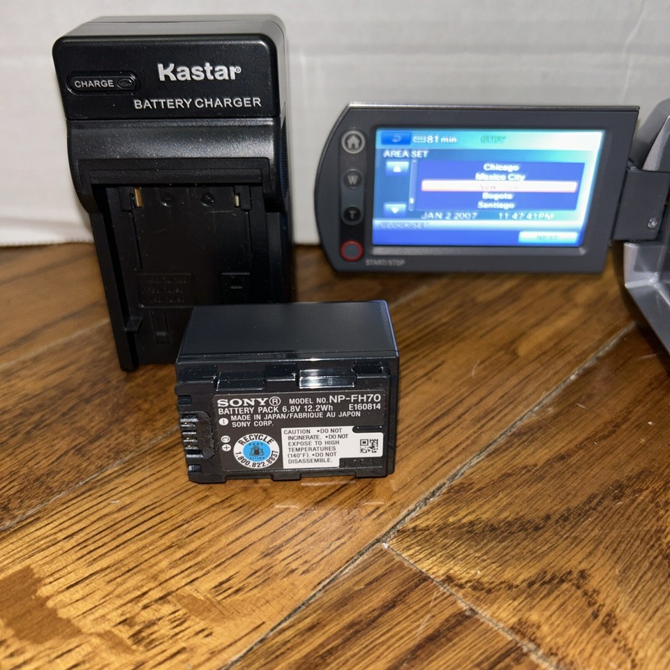 SONY DCR-SR82 Handycam Digital Video Camera/ Camcorder 60GB W/ Battery ...