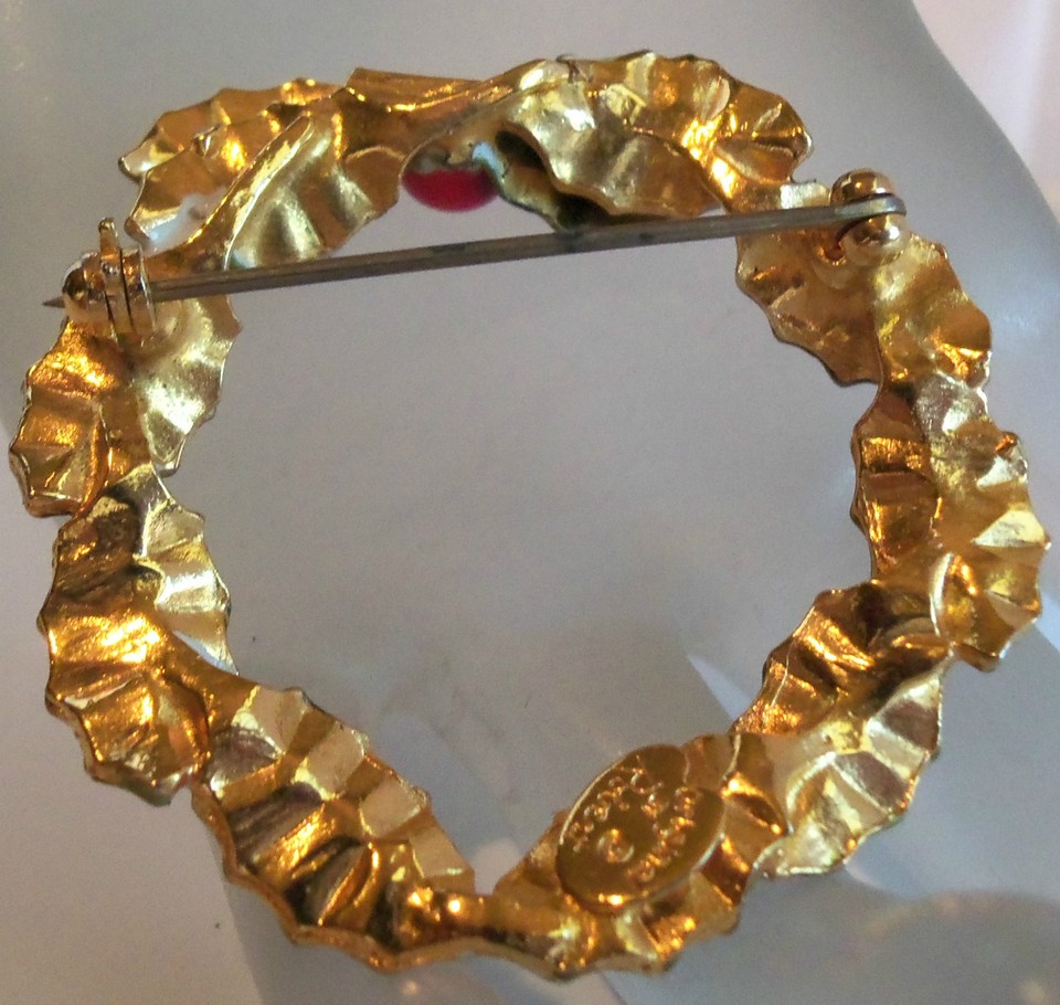 ORIGINAL BY ROBERT Green Enamel Christmas Wreath Brooch Holly Berries ...