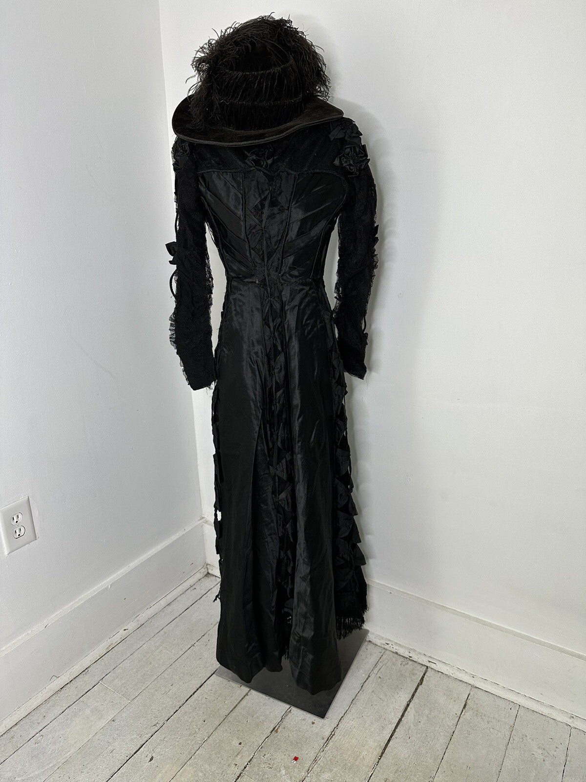 Antique Edwardian Black Mourning Satin Bow Detail Dre… - Gem