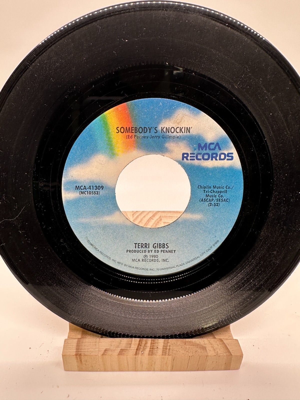 TERRI GIBBS Somebody's Knockin' / Some Days It Rains All MCA 41309 ...