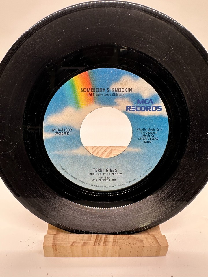 TERRI GIBBS Somebody's Knockin' / Some Days It Rains All MCA 41309 ...