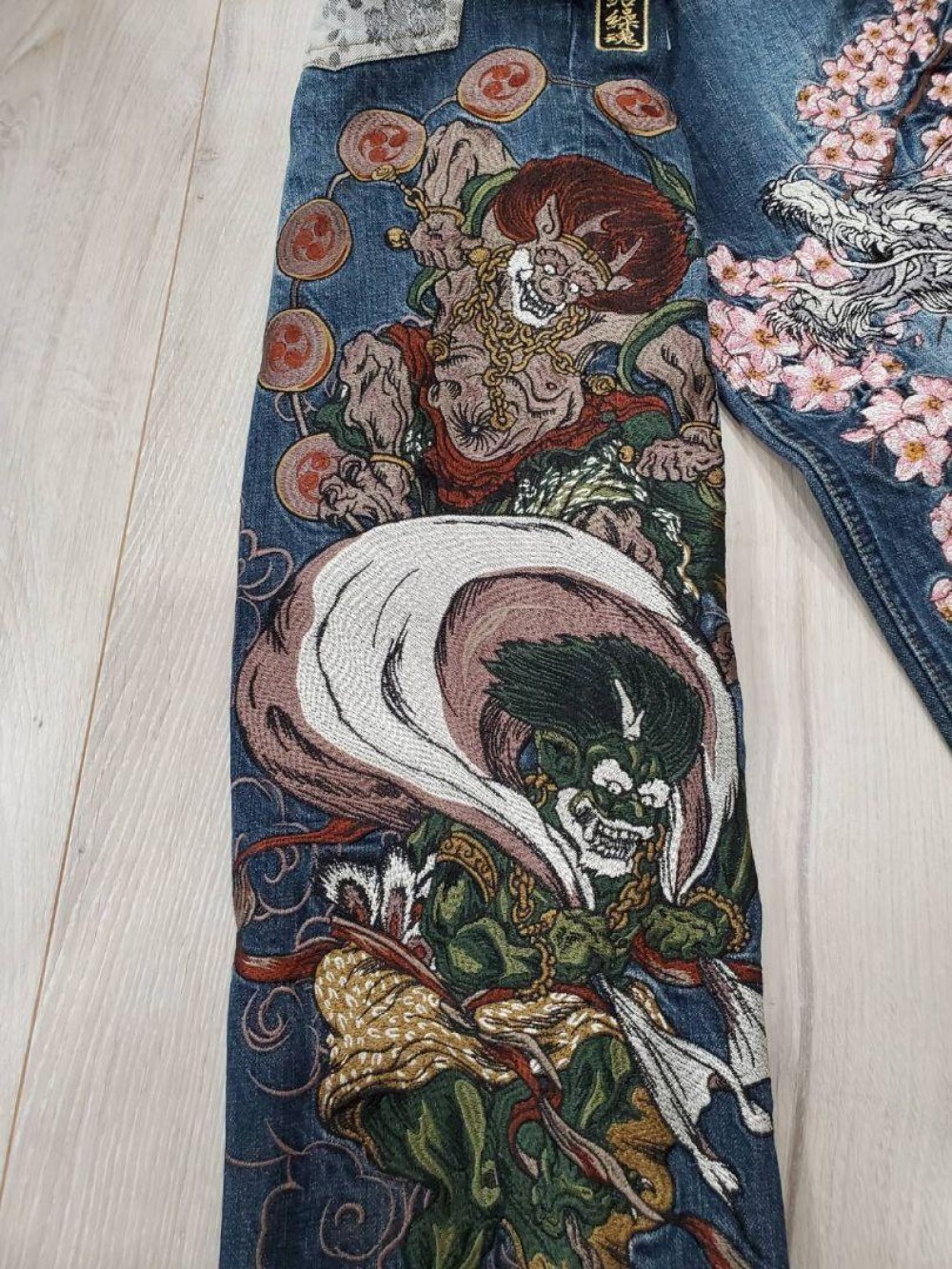 KARAKURI-TAMASHII Dark Blue Dragon and Cherry Blossom… - Gem