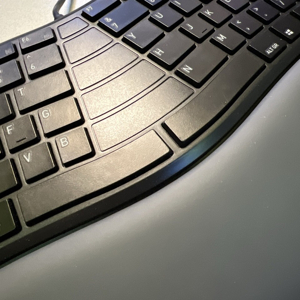 CHERRY KC 4500 ERGO, English layout QWERTY keyboard + ergonomic padded ...