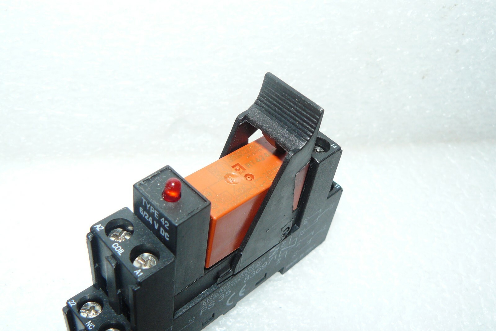 SCHRACK RT424024 RELAY 10A 24VDC WITH WEIDMULLER PS 35 836971 SOCKET ...