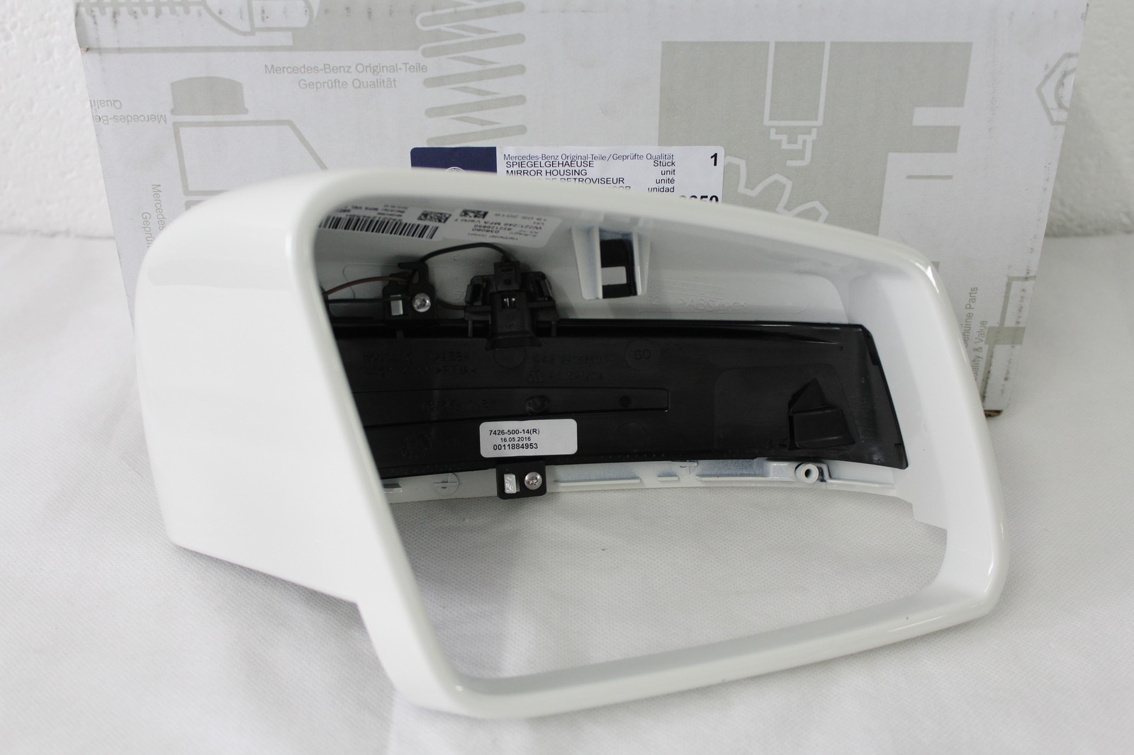 Genuine Mercedes-Benz RH Painted Mirror Housing with Indicator ...