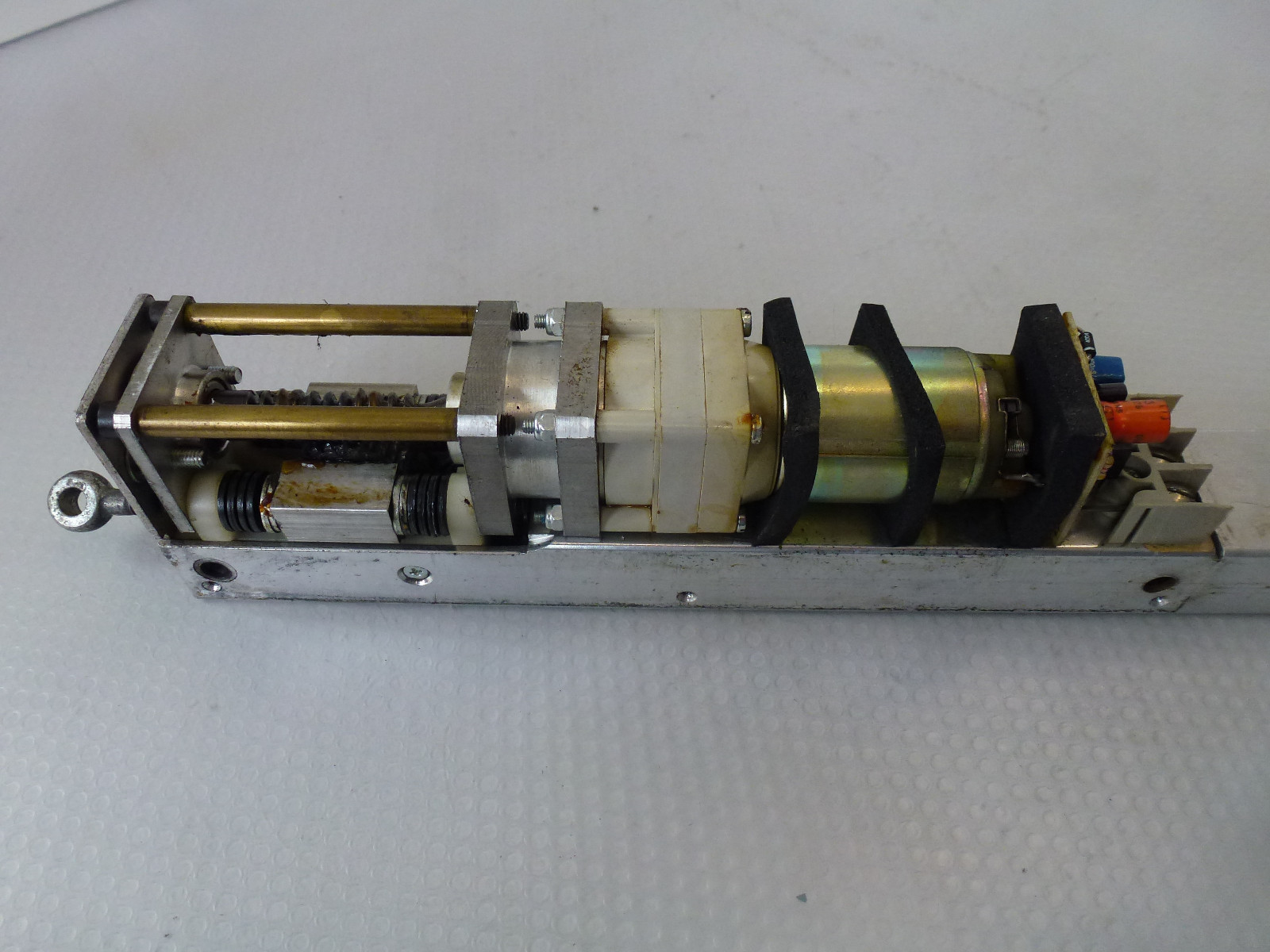 Simon RWA Spindelhubmotor mit Endabschaltung; 24V DC; Hub 500mm; Kraft ...