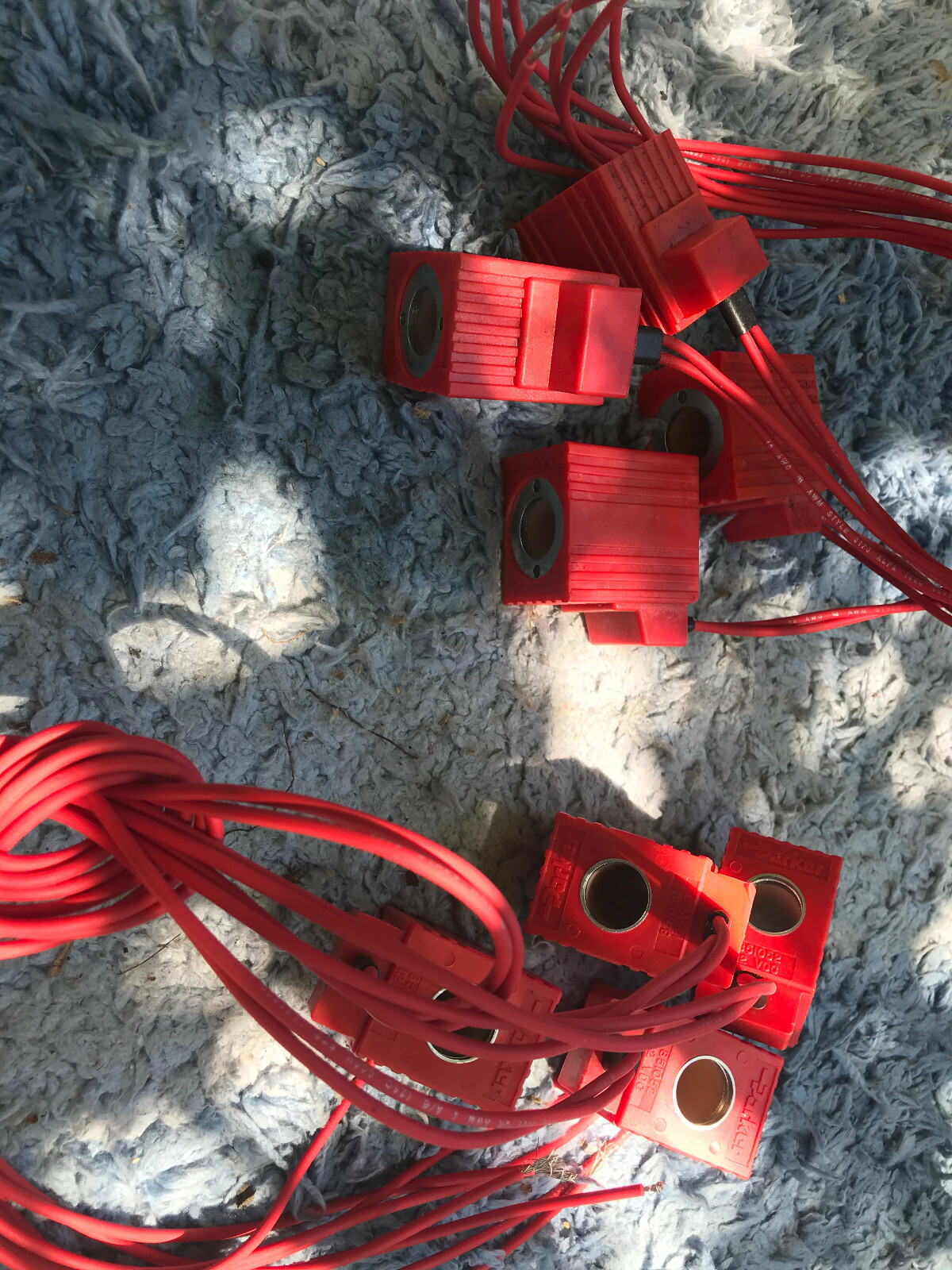 851052 PARKER/WATERMAN BV06 12 VOLT D.C. COIL W/one 24 in lead and one ...
