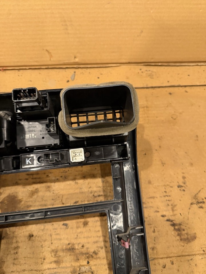 99-02 TOYOTA 4RUNNER CENTER DASH RADIO CLIMATE CONTROL VENT BEZEL BLACK ...