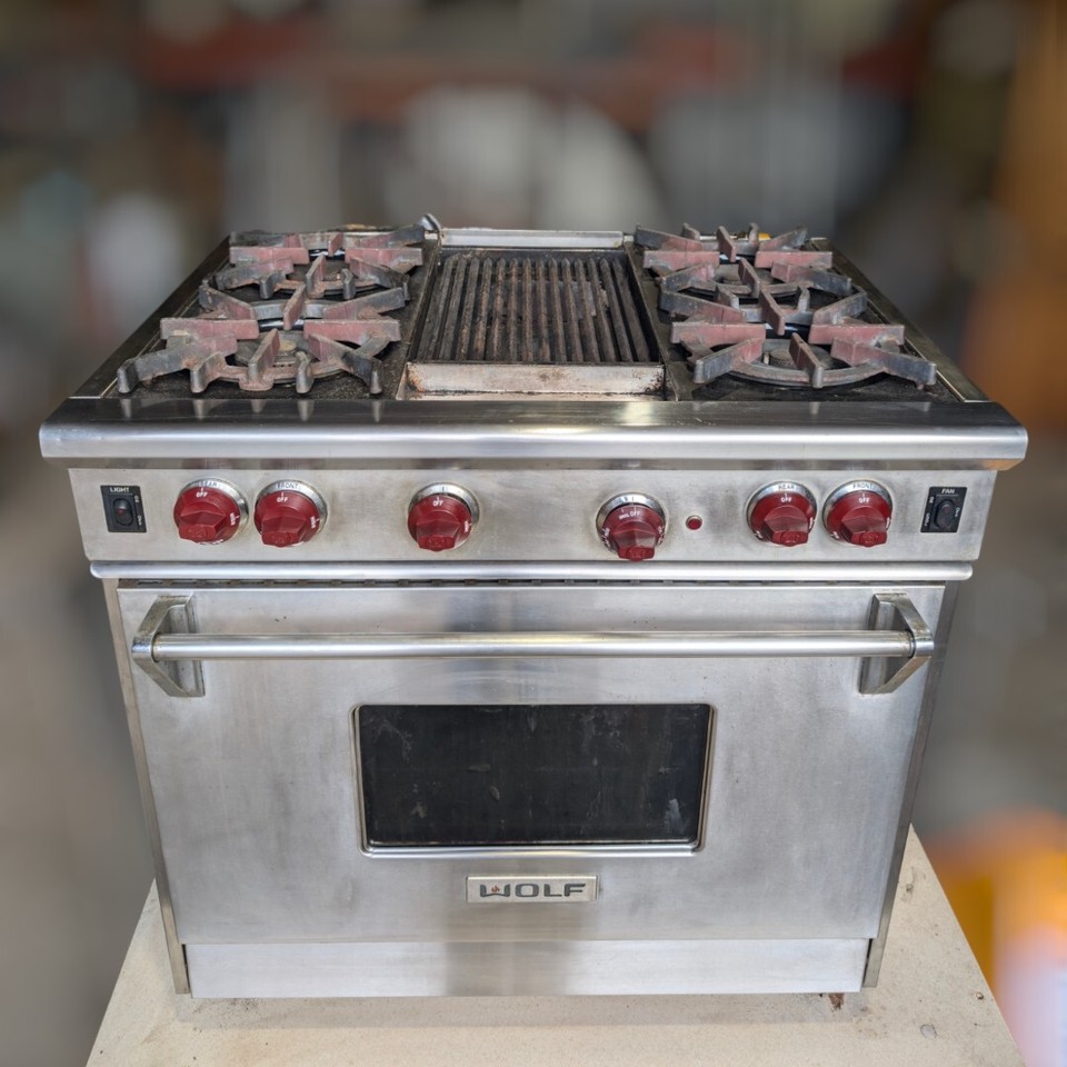 Wolf R364C 36" Commercial Gas Range 4 Burners Charbroiler Grill ...