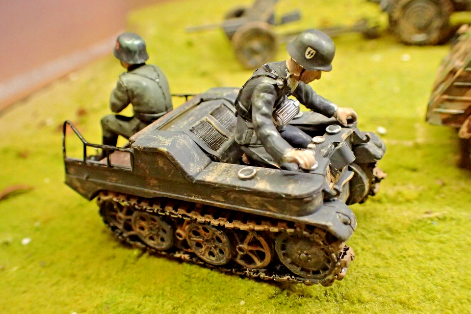 Built Painted Tamiya 1/35 German sdkfz 222, panther Wagen & infantry ...