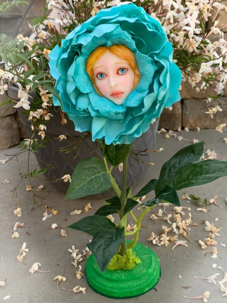 Alice In Wonderland Talking Flowers