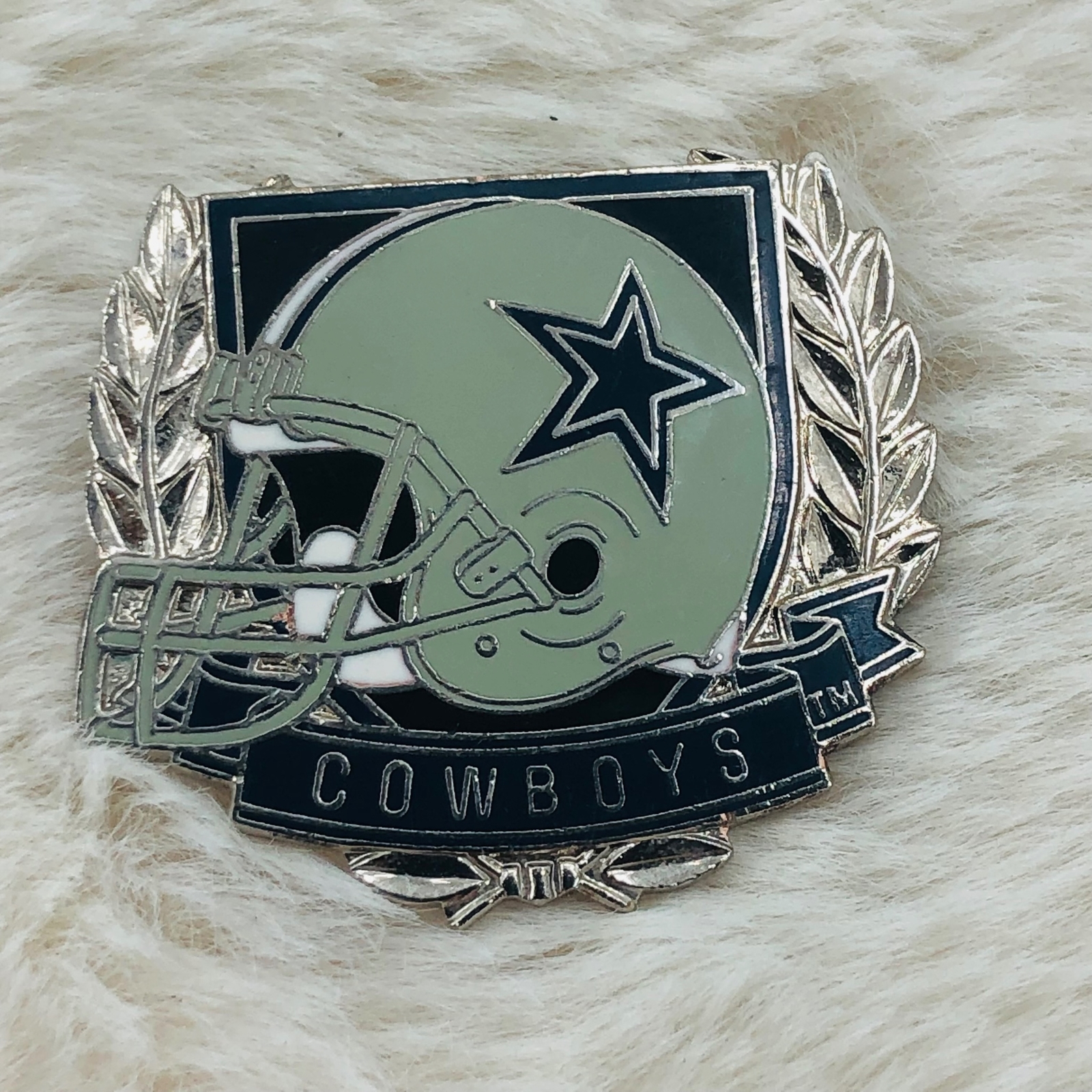 1993 Dallas Cowboys NFL Football Enamel Lapel Pin by Peter David | eBay