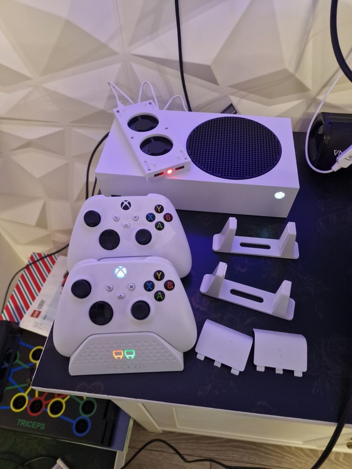 Xbox S Series 1tb Plus Extract Bundle 2x Controllers, Cooling | eBay UK