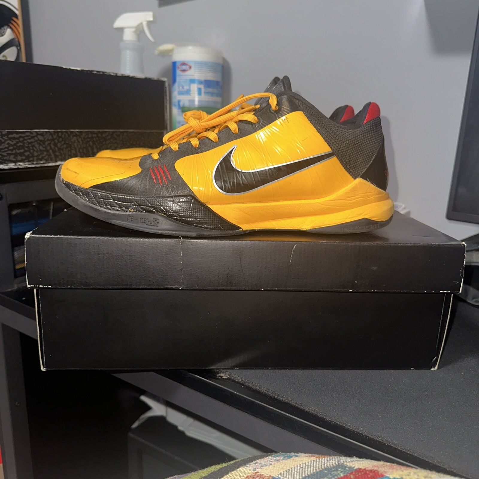 Kobe 5 Bruce Lee Worn OG Box Replaced Insoles - Gem