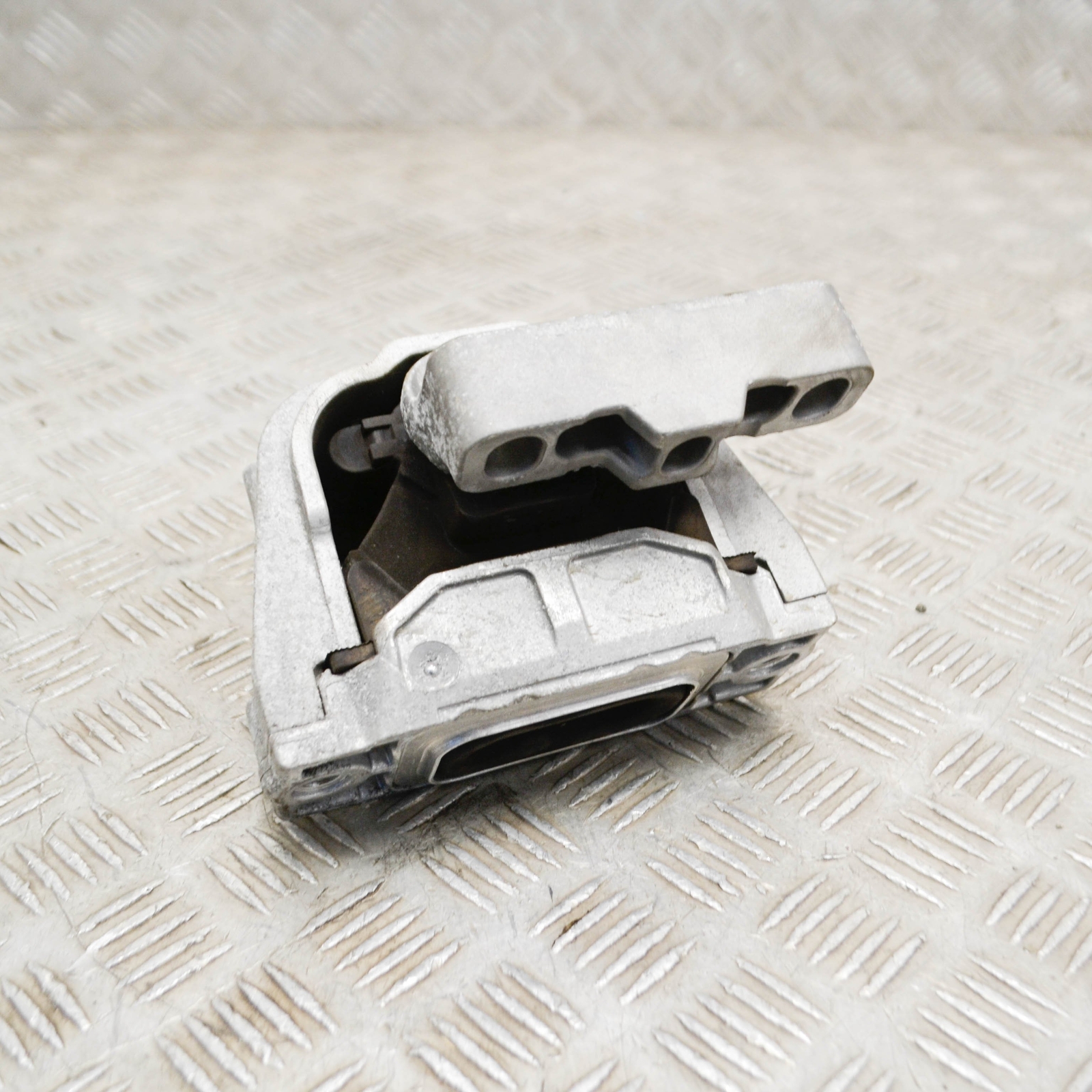 AUDI Q3 8U 1.4 TFSI Right Side Engine Mount 5N0199262P 5AYCN 110kw 2018 ...