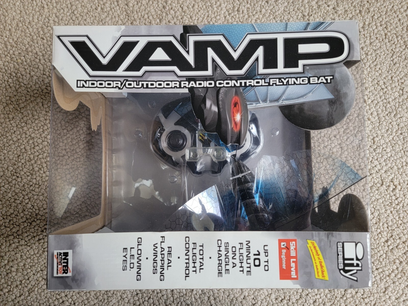 VAMP Indoor Outdoor Remote Radio Controlled Flying Bat iFly Toy For ...