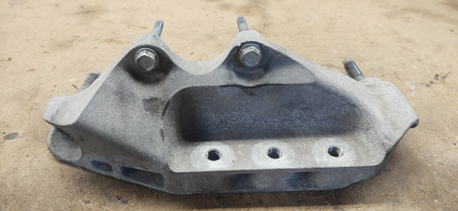 17-20 CADILLAC XT5 xt6 3.6L Engine Mount Bracket 22983040 OEM Genuine ...