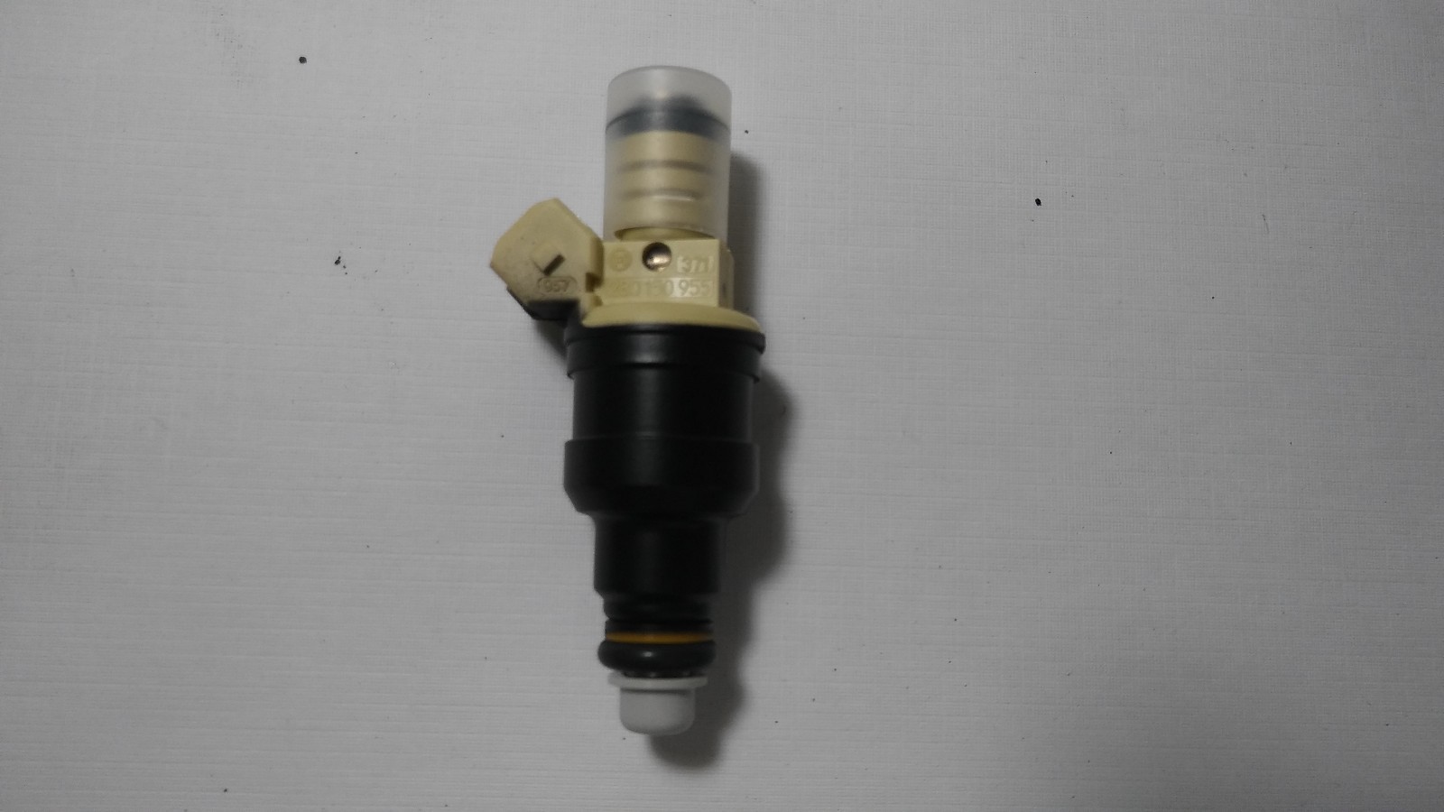 New Bosch VW Fuel Injector Golf Jetta Cabrio Passat ABA 2.0l 037906031 ...