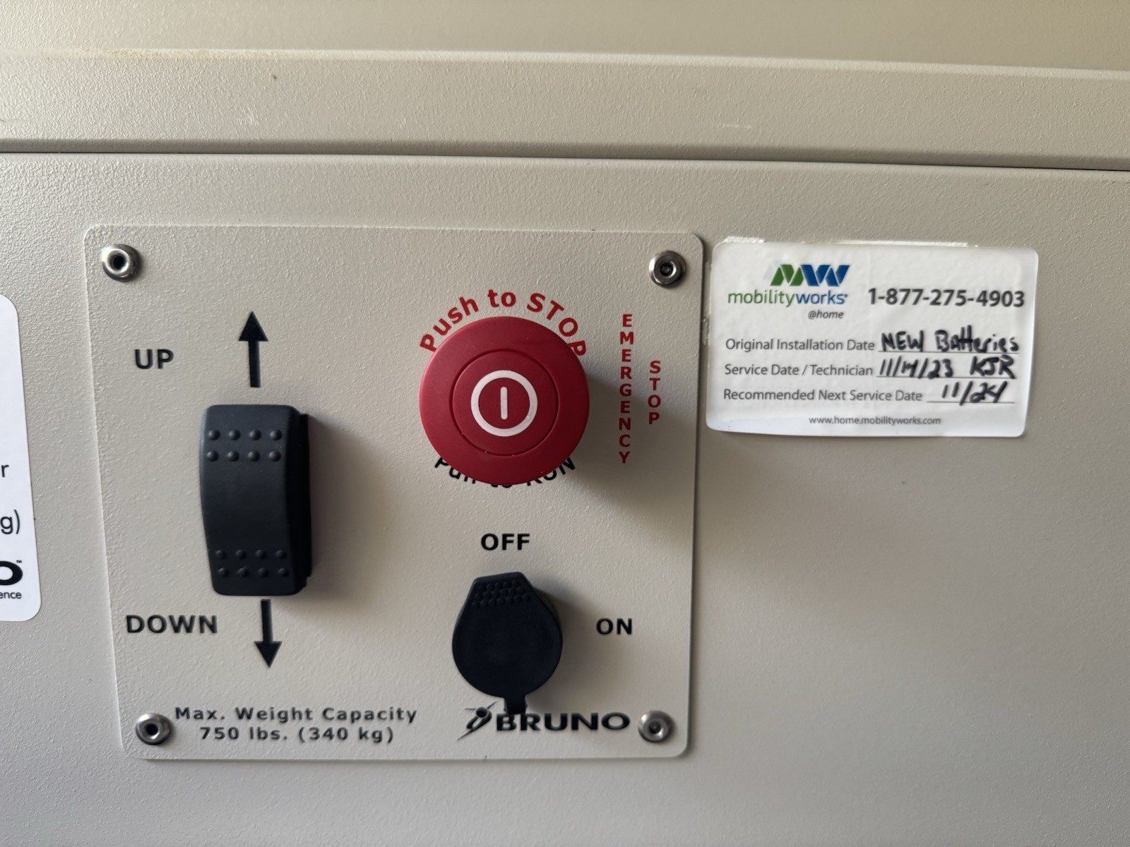 FREE DELIVERY Bruno 750 Lb Limit Outdoor Vertical Platform Lift BATTERY ...