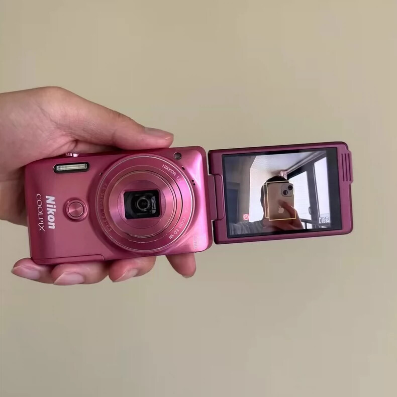 Nikon COOLPIX S6900 16.0MP 12x Optical Zoom Flip Long Screen Digital ...