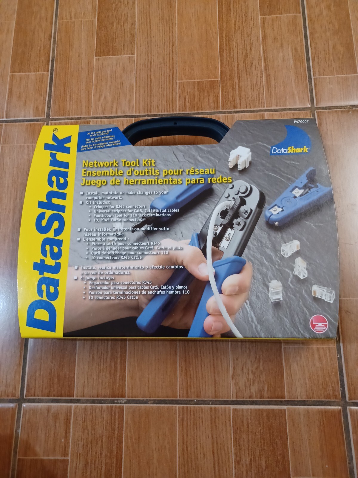 DataShark PA70007 Ethernet Network Tool Kit - Includes 10, RJ45 CAT5e ...