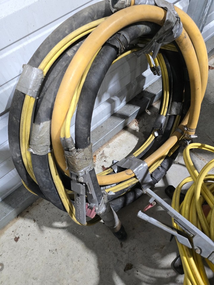 Clemco Classic 150 Sandblasting Pot Blast Machine w/ Hoses and Nozzle ...