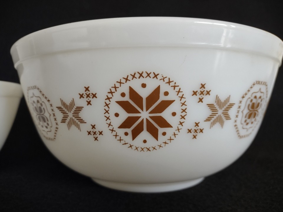 Lot of Two Vintage PYREX Town & Country Brown Snowflake Mixing Bowls ...