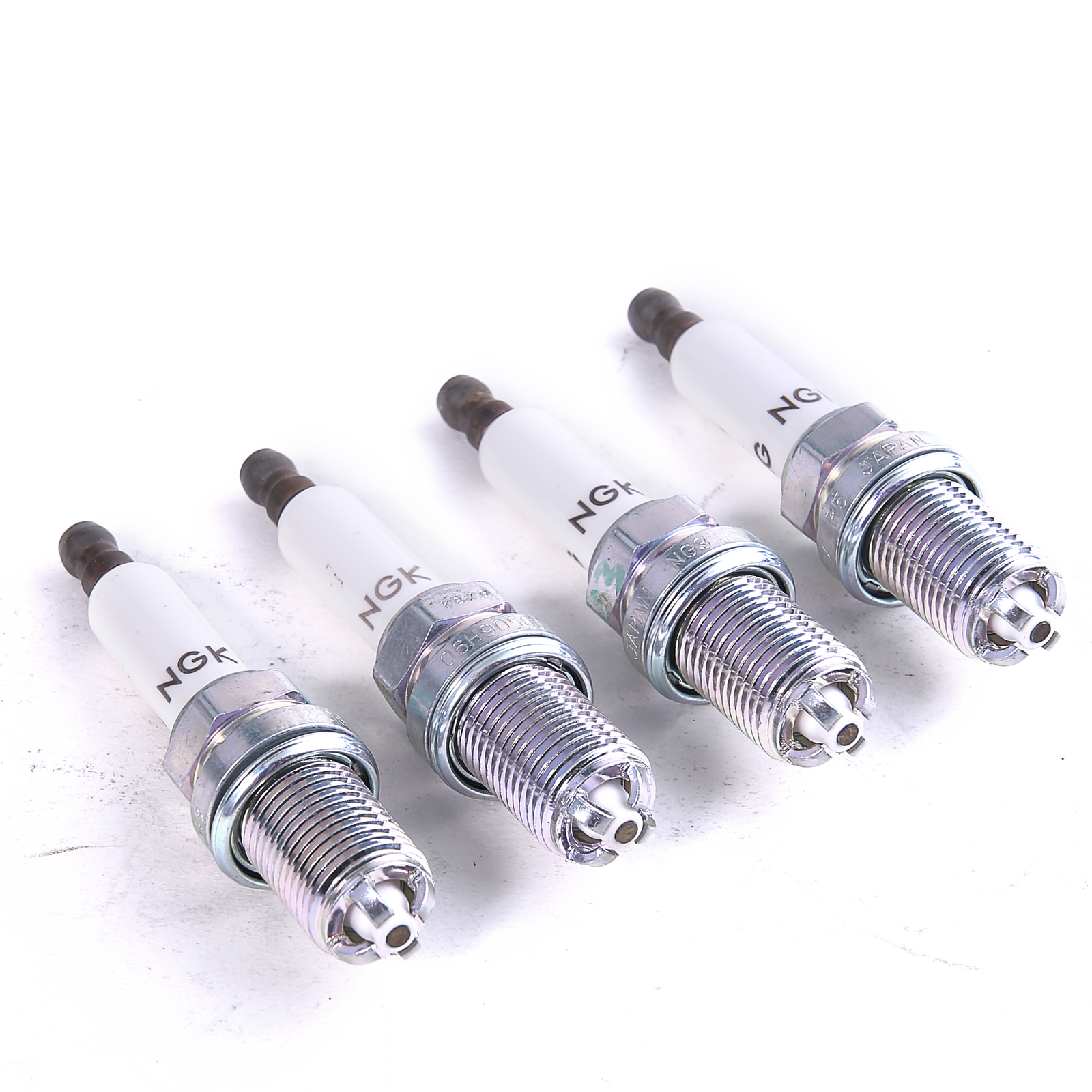 4Pcs Spark Plug Kit For VW Jetta Golf GTI MK5 MK6 Passat B6 B7 Audi A4 ...
