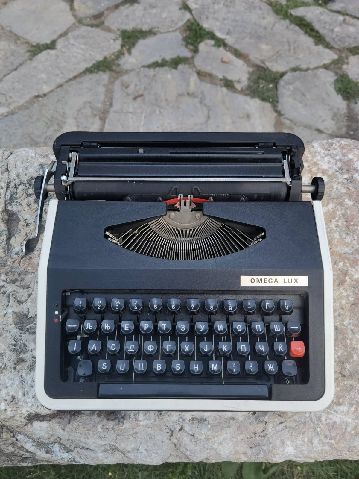 Omega Lux vintage portable office typewriter, Cyrilic vintage ...