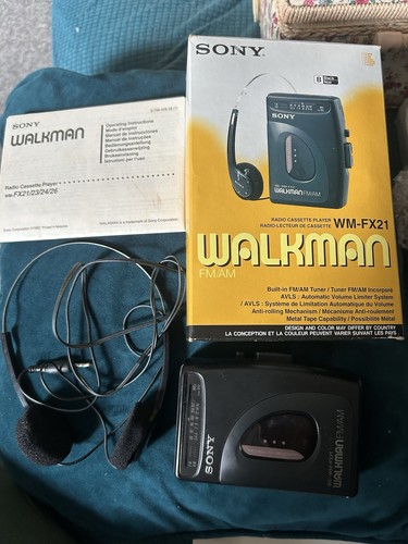 Sony WM-FX21 Fm/AM walkman with original headphones ,box etc | eBay