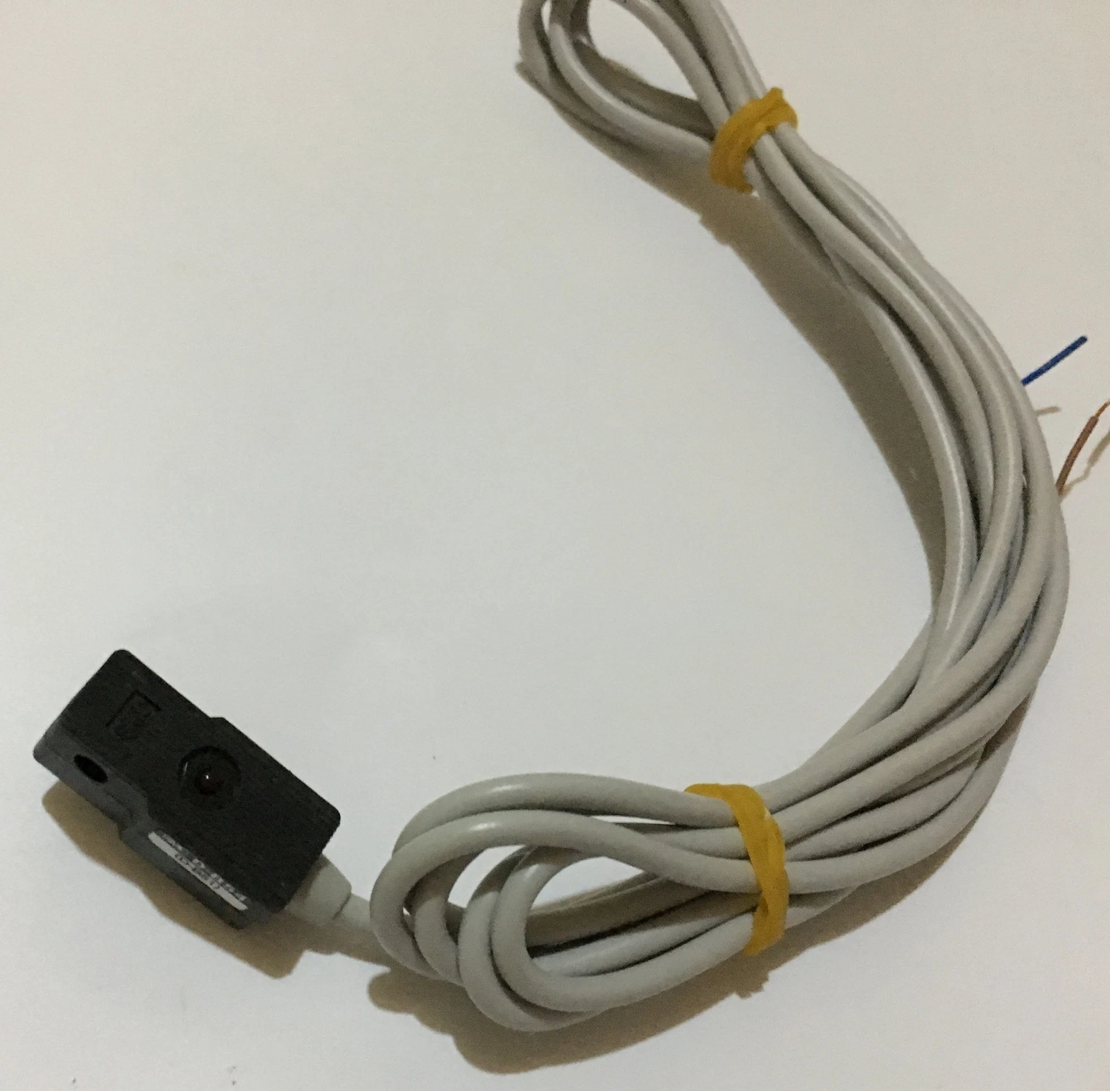 1PC New SMC D-B54 Magnetic Switch DB54 Free Shipping | eBay