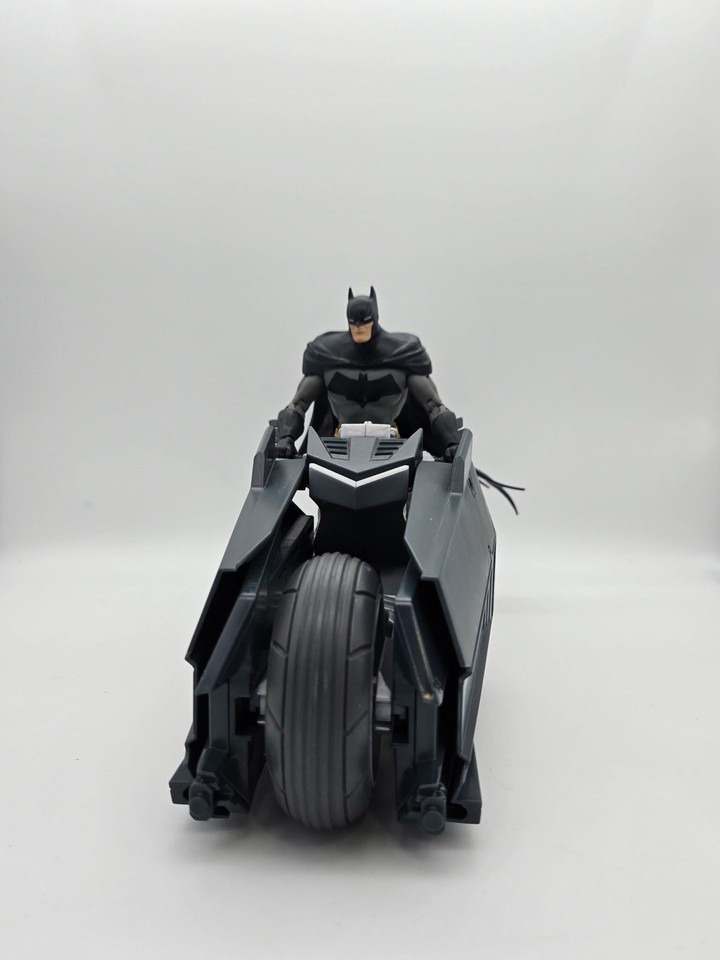 McFarlane Toys DC Multiverse White Knight Batcycle, Black, and Batman ...