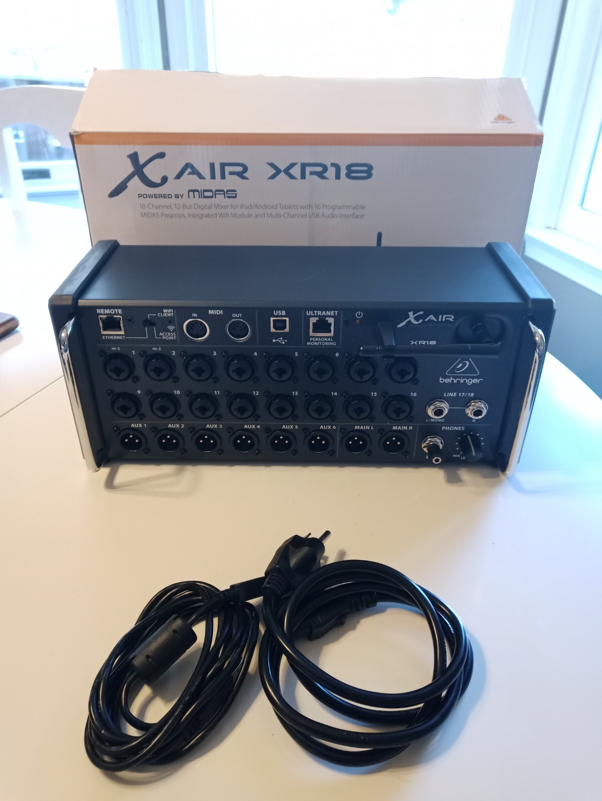 Behringer X Air XR18 18-channel Tablet-controlled Digital Mixer with ...