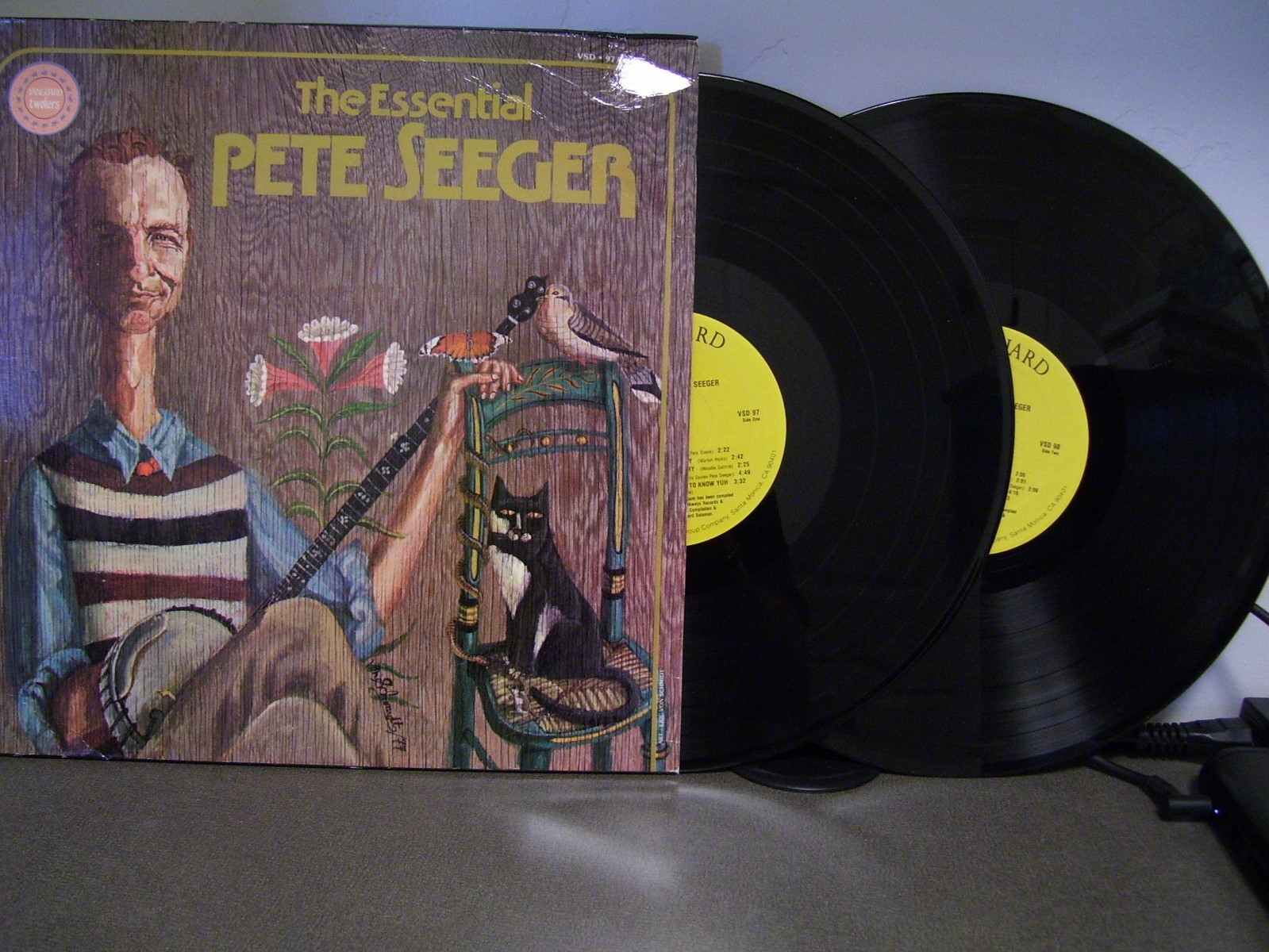 PETE SEEGER - THE ESSENTIAL PETE SEEGER - LP | eBay