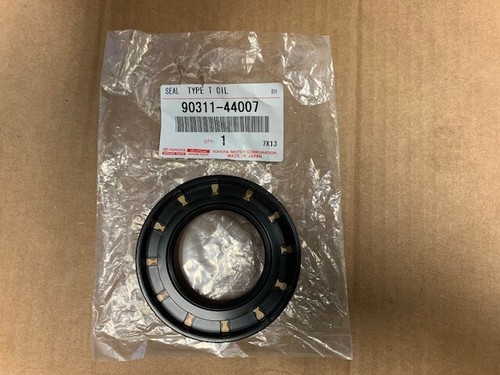 TOYOTA REAR DIFFERENTIAL CARRIER OIL SEAL ( 90311-44007 ) | eBay
